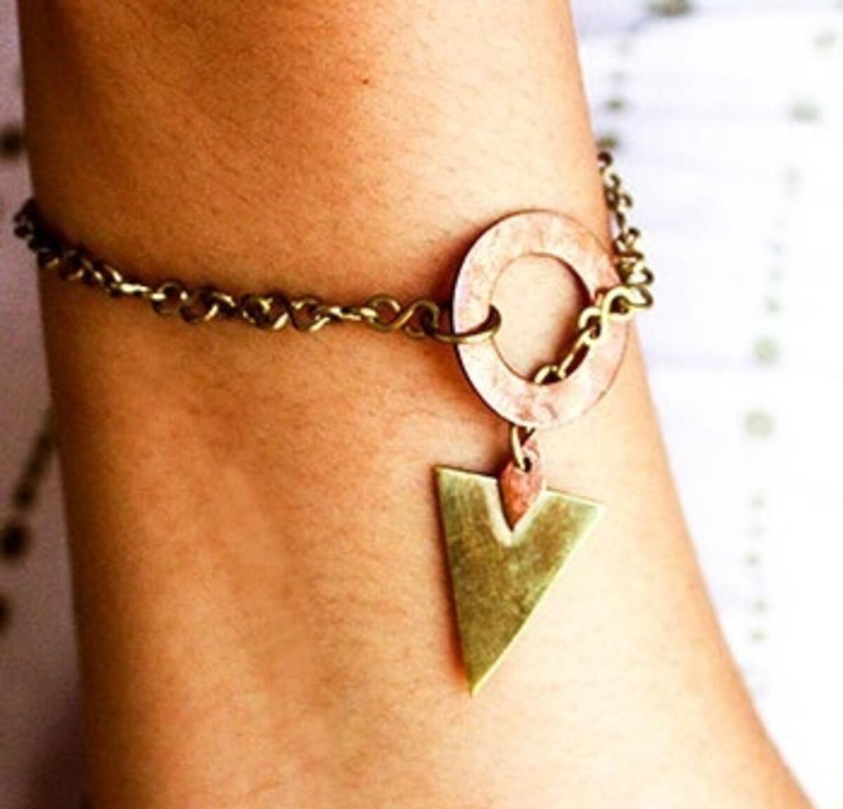 Triangle Lasso Bracelet | Basha Boutique